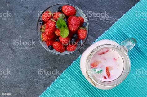 Jogurt 대리석 배경에 메이슨의 항아리에 최고 보기 식품 개념입니다 0명에 대한 스톡 사진 및 기타 이미지 0명 건강한