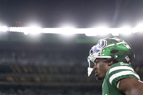 David Montgomery Or Breece Hall Week 6 Start Em Sit Em Fantasy Football Projections For Rbs