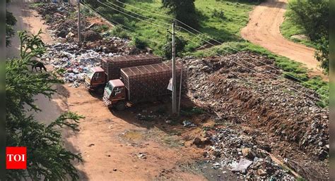 Frontyard Turns To Dump Yard Times Of India