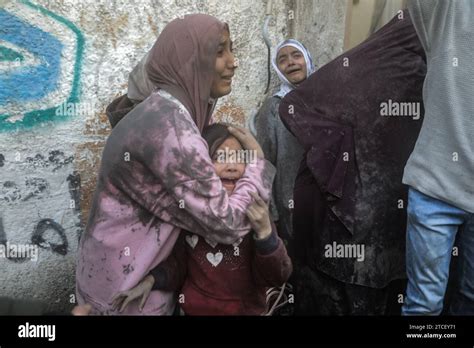 Rafah Palestinian Territories 12th Dec 2023 Palestinian Girls Cry