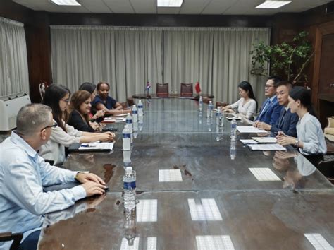 驻古巴大使华昕拜会古外贸外资部副部长里瓦斯中华人民共和国外交部