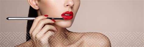 What Happens When You Put Nail Polish On Your Lips Like Lipstick