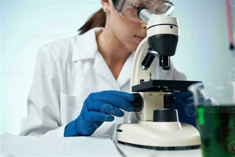 Female Doctor Laboratory Microscope Science Chemistry 22521718 Stock Photo At Vecteezy