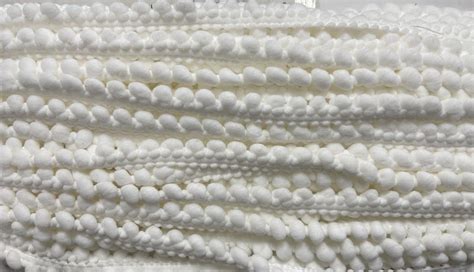 Pom Pom Mini White 037611071488