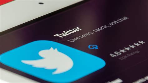 Jail For Youth Who Pretended To Be A Woman On Twitter And Cheated Men