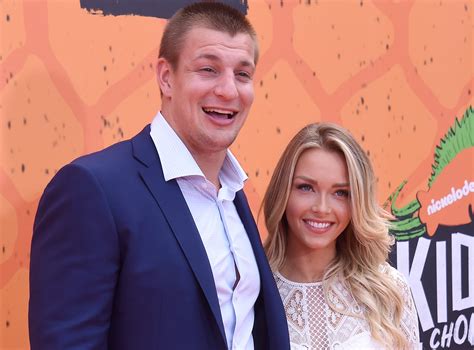 Rob Gronkowski All In On Girlfriends Si Swimsuit Shoot