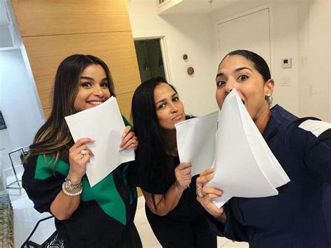 Clarissa Molina Y Francisca Lachapel Se Unen En Este Proyecto Flow Magazine