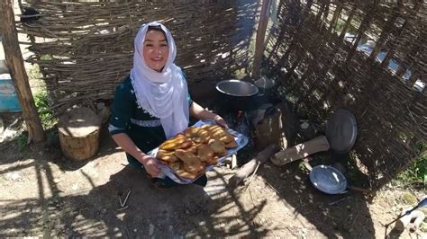 ناری وطنی بولانی با آرد وطنی ، سبزی وطنی و کچالو وطنی لباس ها هم وطنی و هزارگی همه چیز هزارگی