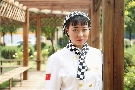 沈阳新东方技工学校奖学金学生代表——张思雨