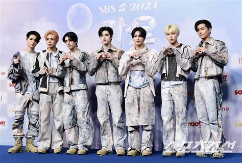 [포토] 엔하이픈 멋진 남자들의 사랑 표현