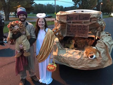 Bible Hero For Trunk Or Treat Daniel And The Lions Den Lion Trunk Or