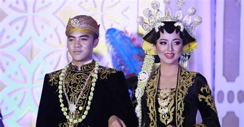 Mc Pernikahan Bahasa Jawa Kromo Inggil Lina Pdf