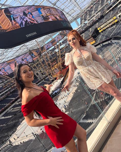 Isla Dawn W Alba Fire And Lyra Valkyria Rwrestlingandmmafeet