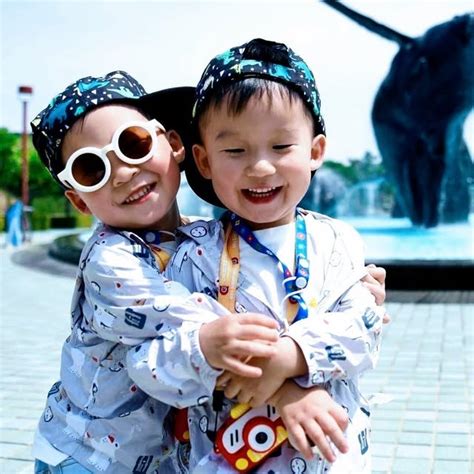 恩恩兄弟雙寶日常👶🏻👶🏻 Hohotwins • Threads Say More