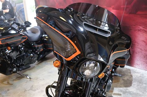 Hình Ảnh Harley Davidson phối màu Apex Factory Custom Paint tại Việt Nam