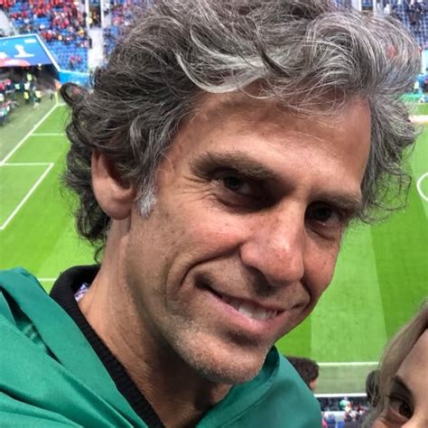 Marcio Silberberg Marciosilberberg • Threads Say More