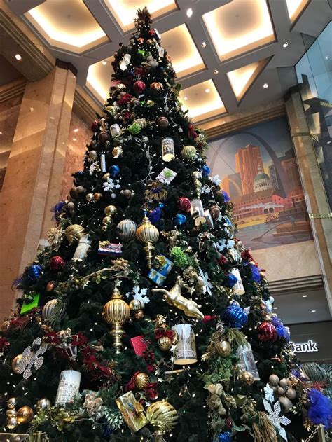 Pin By Spencer Talbott On Spencer Talbott Living Holiday Decor Decor