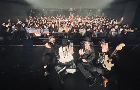 DYES IWASAKI FAKE TYPE on Twitter 本日の北海道公演お疲れ様でした 楽しくライブ出来て最高でした 本当にありがとうございました またライブ