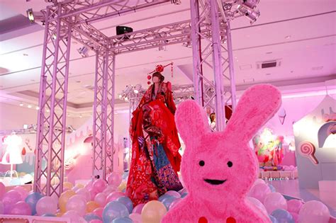 きゃりー衣装展「きゃりーぱみゅぱみゅーじあむ2」開催決定！2015年夏まで全国を巡回 ファッションプレス