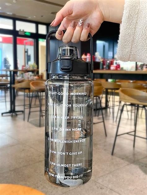 1pc 2000ml Plastic Water Bottle Modernist Black Portable Water Bottle