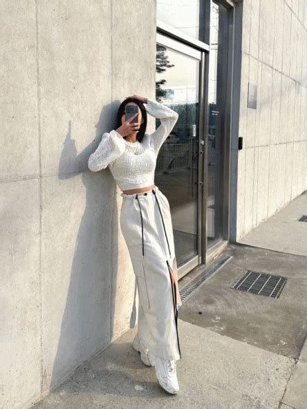 두가지연출 허리 스트링 포켓 카고 스트랩 지퍼연출 아노락 롱스커트 2color 에이블리