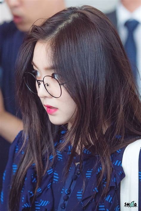 Pin By Thúy Hằng On Iʀᴇɴᴇ 『배주현』 Red Velvet Irene Red Velvet Asian