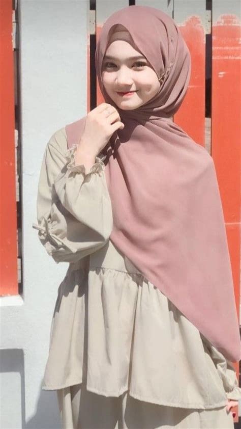 Kumpulan Wanita Cantik Berhijab Kekinian Terbagus Lengkap Blog Pengajar Tekno