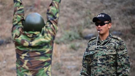 특전사 특임대시절 사수님 친척동생 우리 부대 체력시험보러 온 썰 특수부대군대썰정찰대특수전체력교관달리기 Youtube