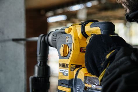 Perforateur SDS Plus XR FLEXVOLT 54V 2Ah Li Ion Brushless 2 8J DEWALT