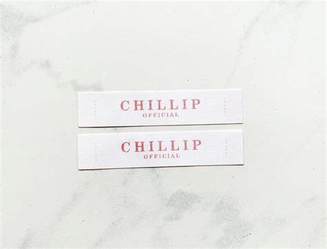 💐🌷ตัวอย่างงานพิมพ์เลเซอร์คัท งานพิมพ์ป้ายแบรนด์ติดคอเสื้อแบบพิมพ์โลโก้ ซึ่งจะเป็นรูปแบบงานตัด