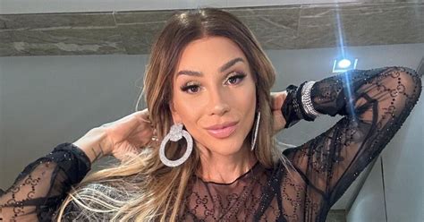 Maya Massafera MENTIU sobre cirurgia na voz Jornalista expõe segredos