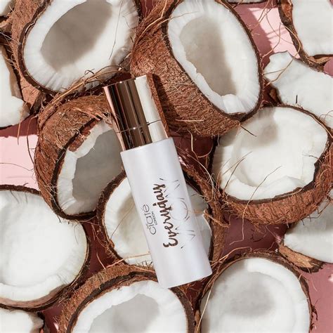 Ciaté London Everyday Vacay Coconut Setting Spray Setting Spray