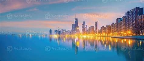 Downtown Chicago Skyline Cityscape Of Illinois Usa 19467461 Stock