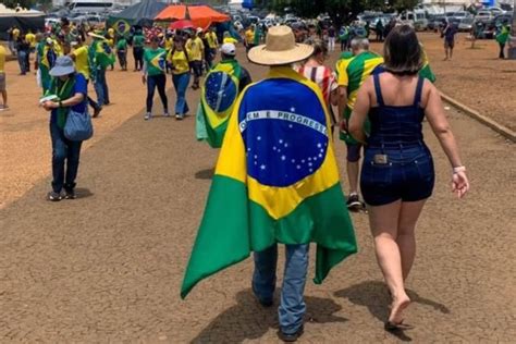 Gdf Negocia Com Exército Para Desmontar Acampamento No Qg Antes Da