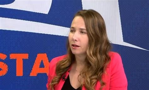 Marija Selak Raspudić Desnica u Hrvatskoj nastupa sa svojim lažnim domoljubnim temama Kamenjar