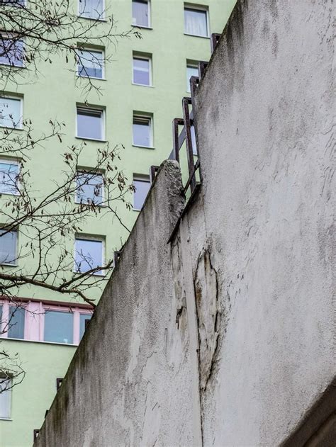 Bloki z wielkiej płyty Czy ich stan faktycznie wskazuje że są bezpieczne Money pl