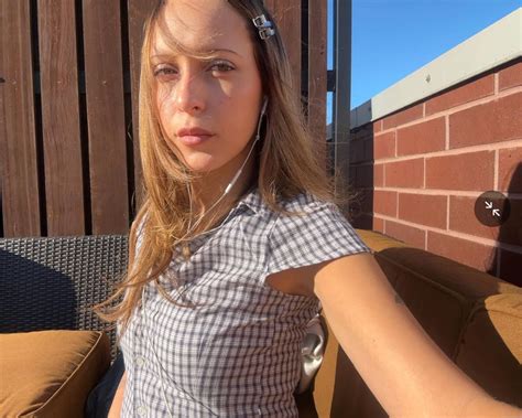 4 Potret Aydan Nix Adik Tiri Gigi Dan Bella Hadid Yang Terungkap