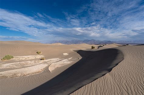 모하비 사막의 데스 밸리 국립 공원 캘리포니아 미국의 유명한 메스 키트 평평한 모래 언덕 0명에 대한 스톡 사진 및 기타 이미지 0명 건조 기후 건조한 Istock