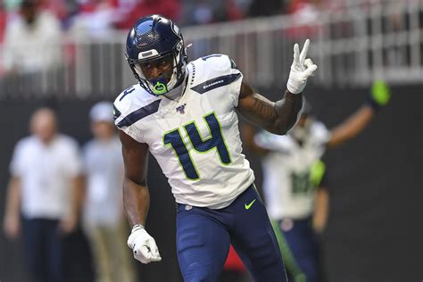Seahawks Thrilled With Rookie Wr Dk Metcalfs Development