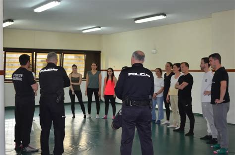 Las enfermeras de Ourense aprenden cómo enfrentarse a situaciones de