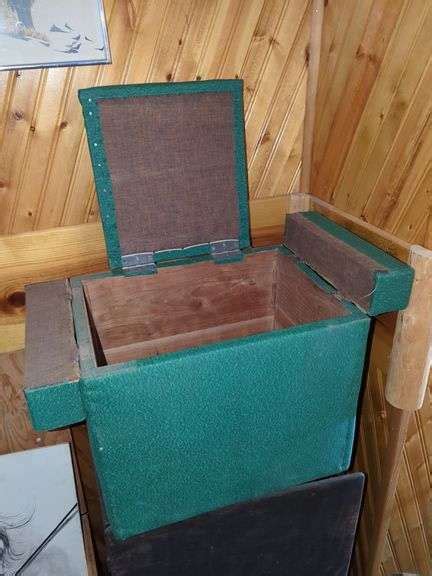 Vintage Hassock Isabell Auction