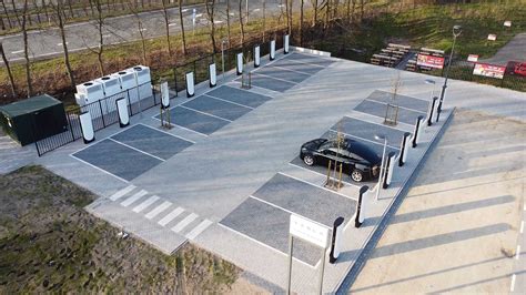 Teslas First V4 Supercharger Is Now Open For Non Tesla Evs