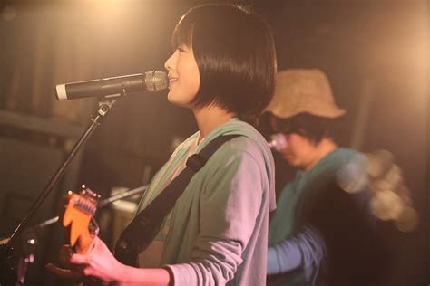 藤岡みなみ＆ザ・モローンズ、過去最大キャパのワンマン開催 音楽ナタリー