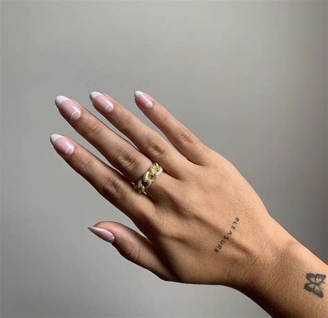 Kylizzz Insta Larinakamura Em 2020 Tatuagem Discreta Feminina