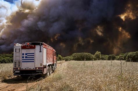 Veja imagens dos incêndios florestais na Grécia provocados pela nova
