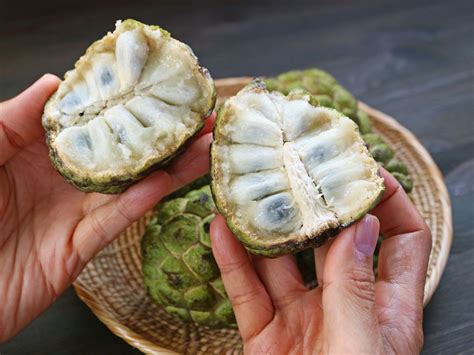 Anón Qué Es Su Sabor Beneficios Y Cómo Comerlo Cocinatis