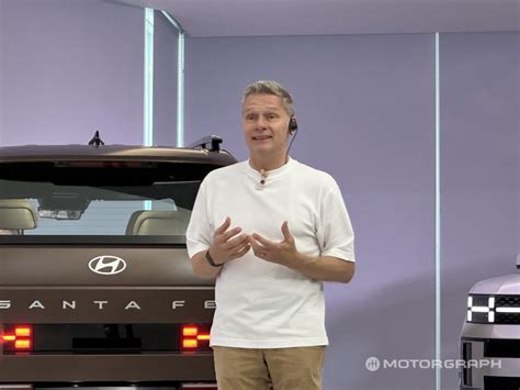 현대차에 물었다 싼타페 뒷모습 왜 이렇게 생겼어요 모터그래프