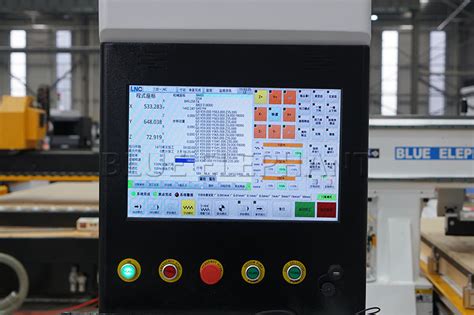 การออกแบบใหม่เครื่องป้อนอัตโนมัติ Atc Cnc Router สำหรับเฟอร์นิเจอร์ไม้ เครื่องจักร Cnc Blue