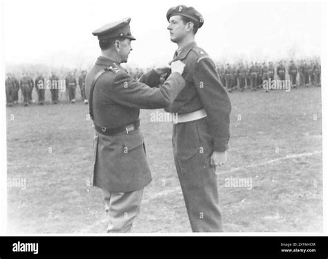 Italy Fifth Army Anzio Hero Wins Vc General Alexander Pins The
