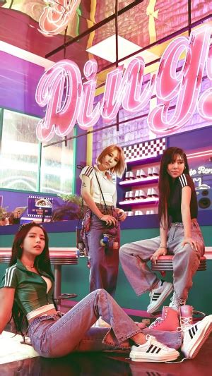 Mamamoo Kpop Girls Hd Phone Wallpaper Rare Gallery